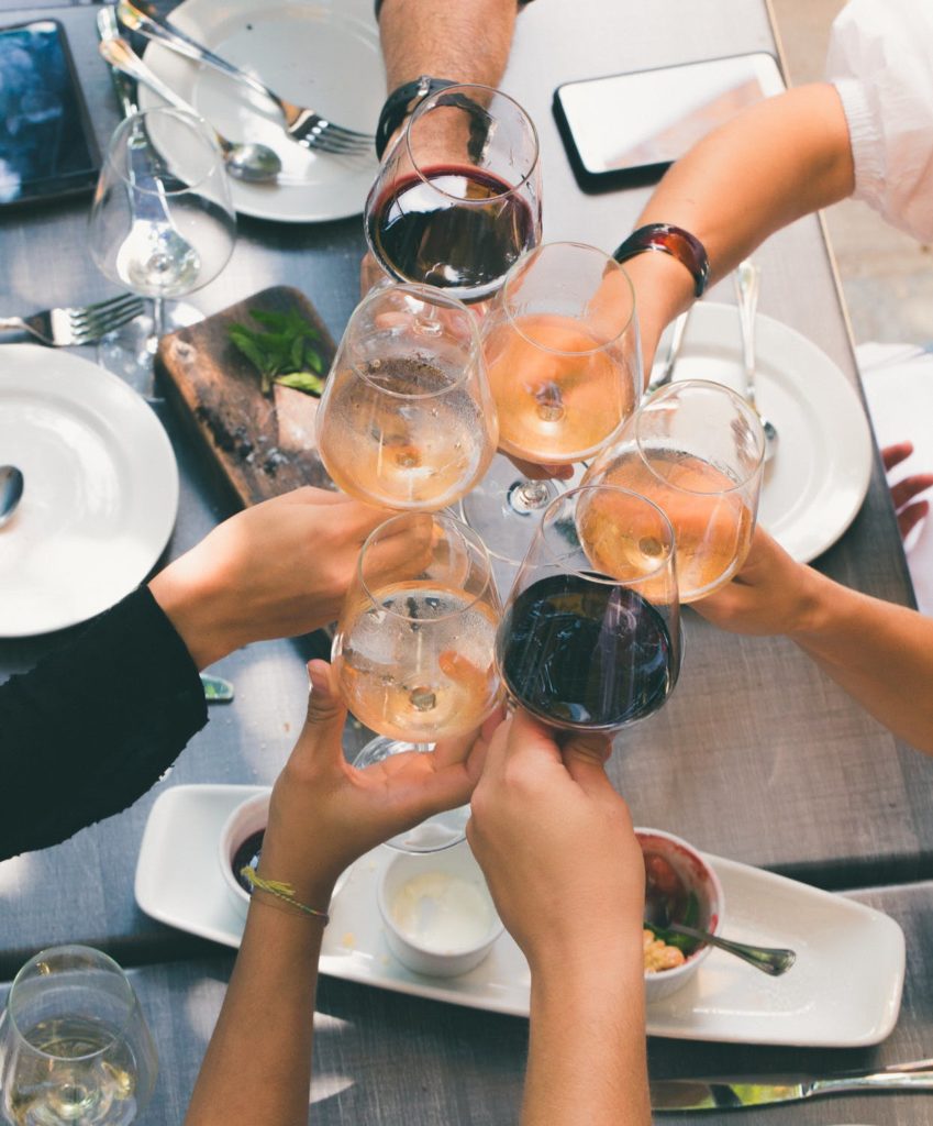 How To Give The Best Thanksgiving Toast - Good Cheer | Elfster Blog